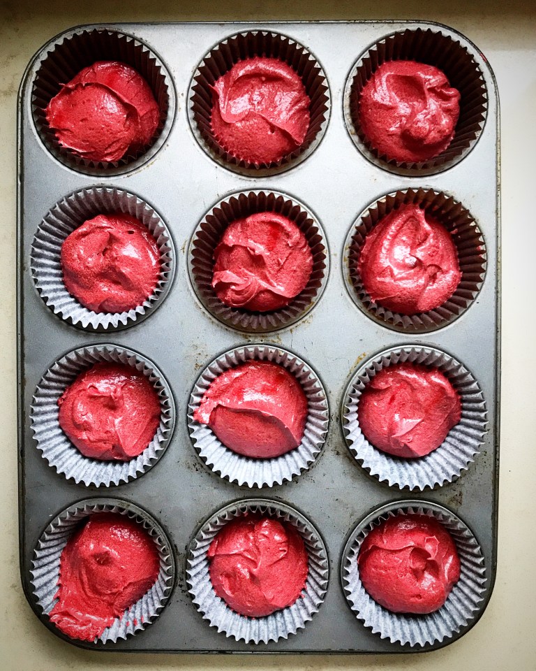 Spooky Halloween Red Velvet Cupcakes – bakingyoubetter