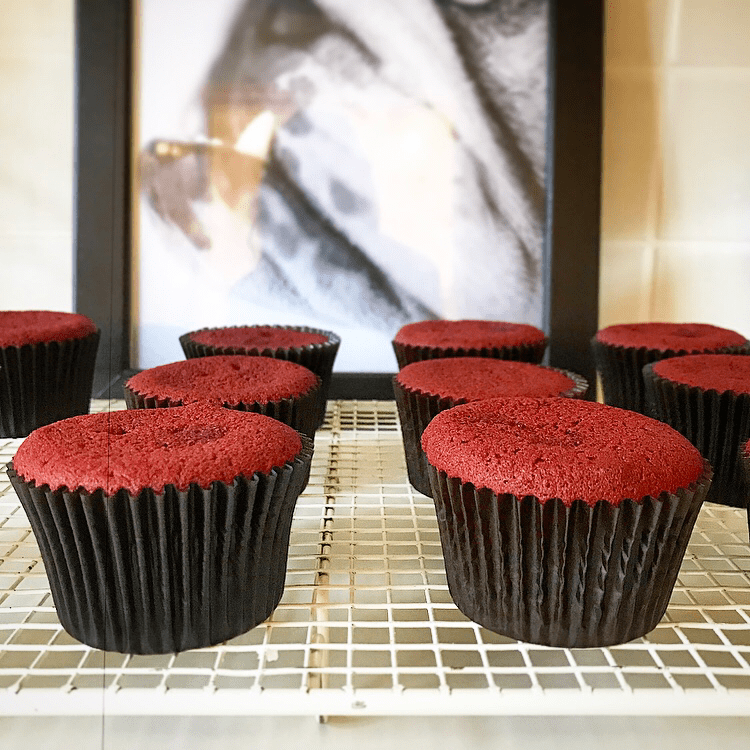 Spooky Halloween Red Velvet Cupcakes – bakingyoubetter